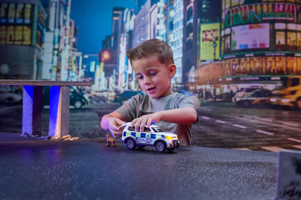 City Service Fleet ® – Police SUV (8″ / 20cm) – NikkoToys Ltd.